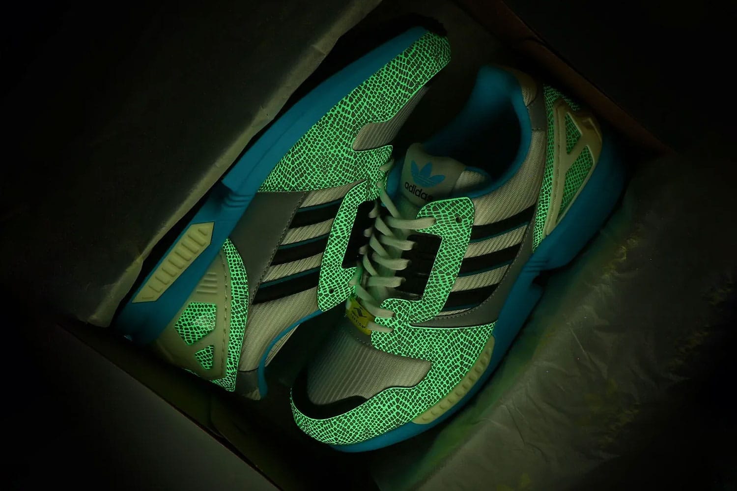 atmos x adidas ZX 8000 "G-SNK 9" IH3363 - HQZ