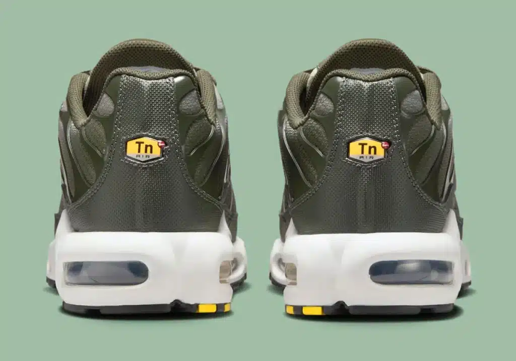Nike Air Max Plus "Olive" DM0032-300 - HQZ